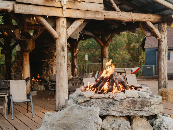 2 Queen Beds|fast Wifi |50" Tv | Salt Water Pool - Eureka Springs, AR