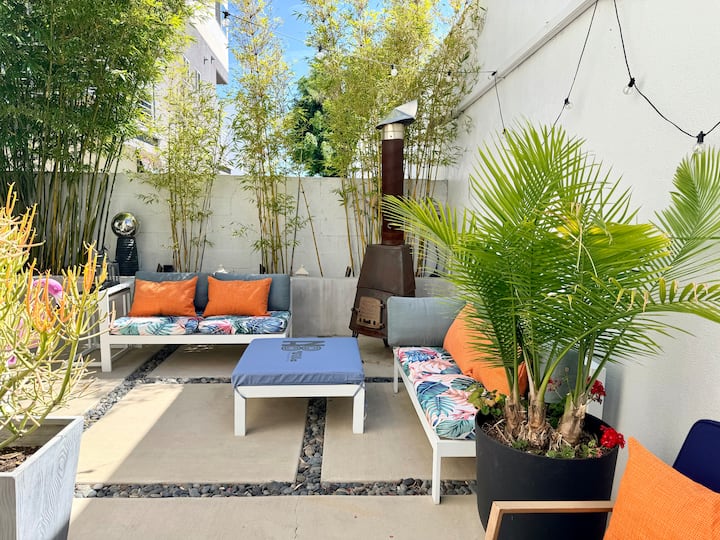 Noho Villa Residence | Lush Patio Oasis - Los Angeles, CA