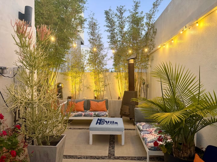 Noho Villa | Monthly Stay Studio + Garden Patio - Los Angeles