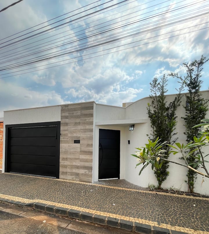 Casa Nova, Local Tranquilo, Conforto E Beleza! - Uberlândia