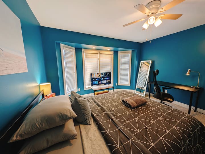 Relax At This Remote Location I Wi-fi - Farmington Hills, MI