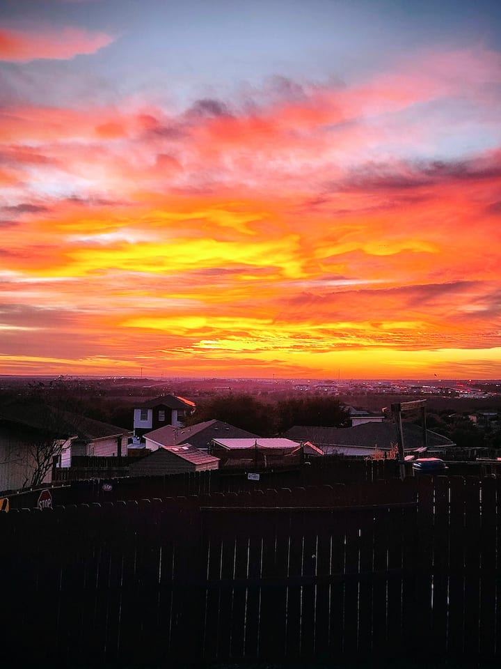 Cozy&clean 2br W/ Views•lackland Bmt•riverwalk - Briggs Ranch – San Antonio