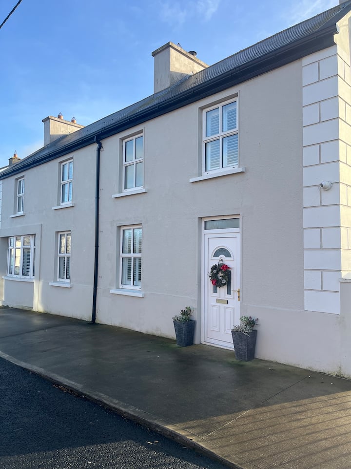 2 Bed House In The Centre Of Doonbeg Village - Kilkee
