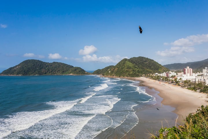Apê C/ Ar Condicionado A 5 Min Do Tombo E Astúrias - Guarujá