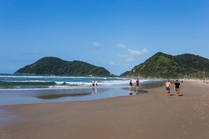 Apê Estiloso Entre A Praia Do Tombo E Astúrias - Guarujá