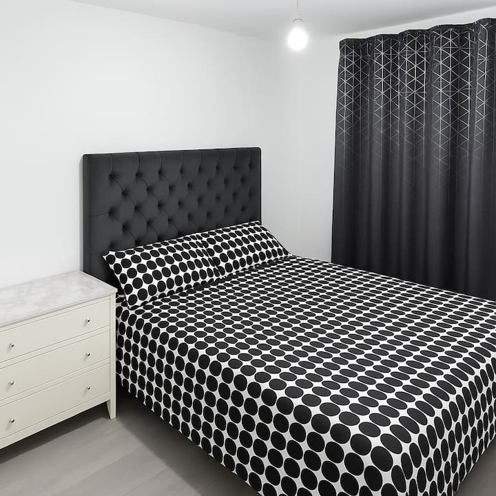 Double Room Available - Luton