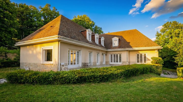 Maison Spacieuse Avec Jardin Et Cuisine Conviviale - Saint-Bonnet-le-Froid