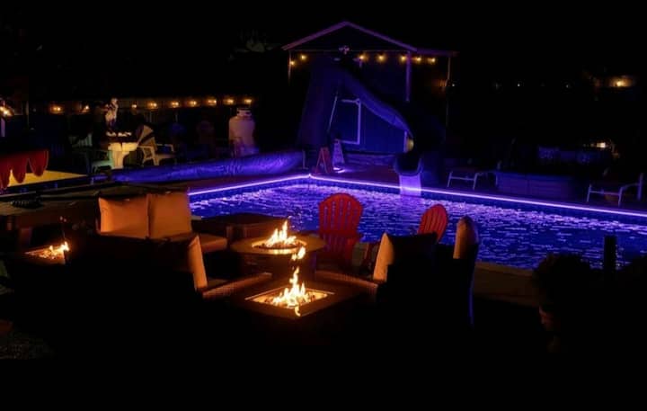 Big Heated Salt Water Pool 13 Beds 3 Baths Pc Area - Providence, RI