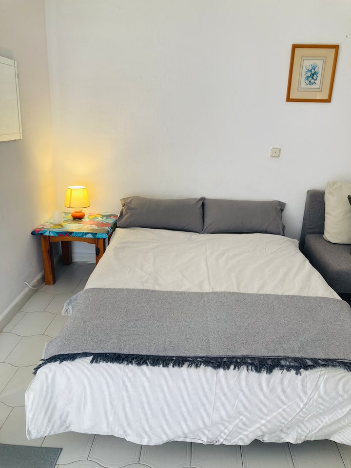 Studio Apartment In Benalmadena With Beach Views - Benalmádena