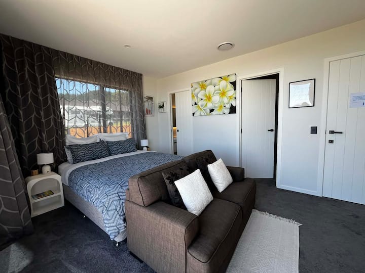 Lakes Vista Private Ensuite With Stunning Views - Rotorua