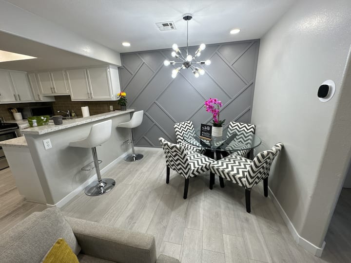 Charming 2br/2ba Condo. 15-20 Mins From Strip. - Spring Mountain Ranch State Park, Blue Diamond