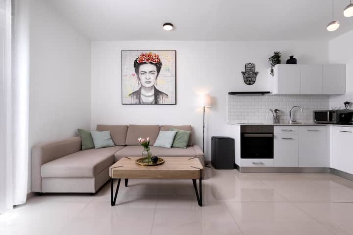 מלוני דירות נופש | רחוב ים סוף | נוף לעיר - Eilat