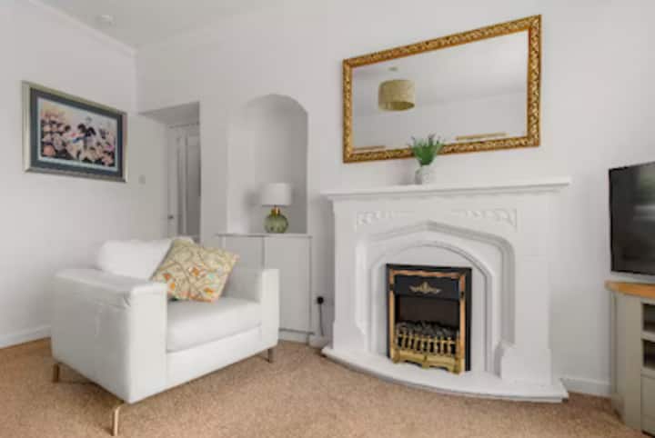 Apartment With Private Parking Centrally Located - Linlithgow