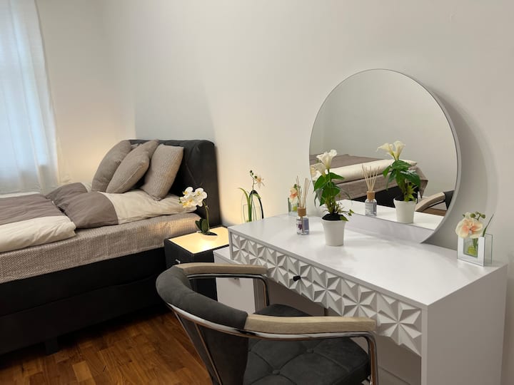 Schöne 2 Zimmer Wohnung In Top Lage Heidelberg - Heidelberg