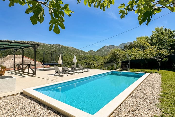 Relaxing Villa With Private Pool & Spacious Garden - Brela