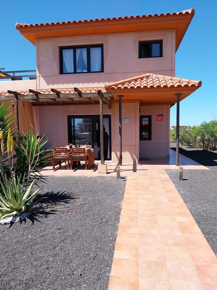 2 Bed Villa, Pool Access, Child Friendly Resort - Fuerteventura