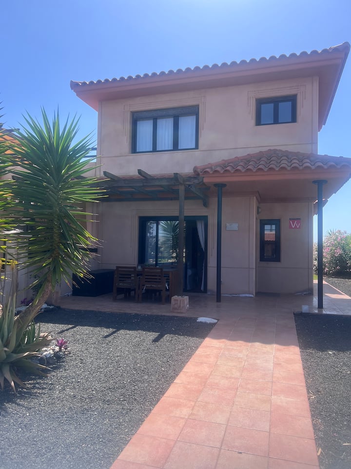 2 Bed Villa, Pool Access, Peaceful Location - Fuerteventura