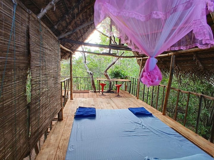 Serenity, Tree House, Own Kitchen, Brick Pizza Ovn - Sri Lanka