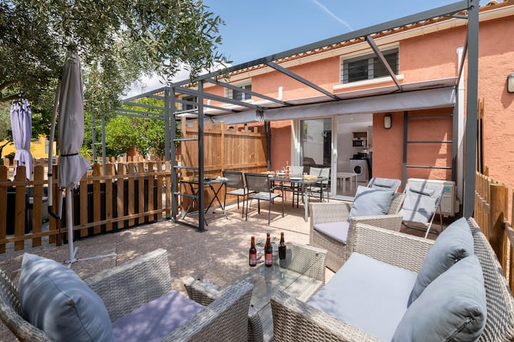 L'olivier, T2 Climatisé Jardin Et Parking. - La Crau