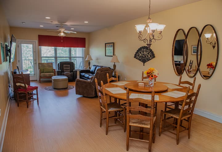 Lovely Condo W/pool, Balcony, And Lakeside View! - Lake Marion, SC