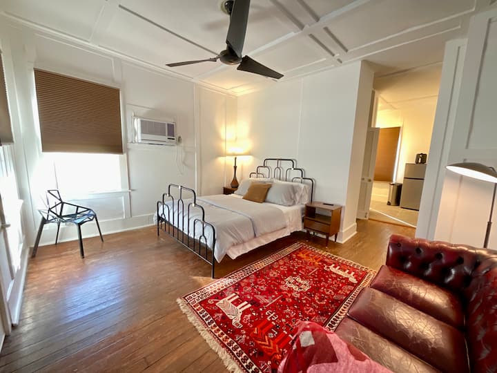 Comfy Hideaway: Walk To Restaurants+bars -Montrose - Houston, TX