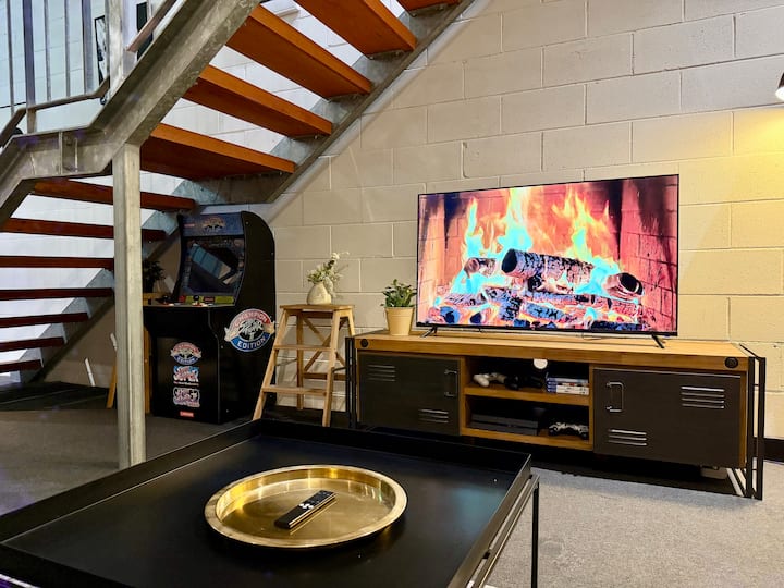 Retro Ny-style Loft | Queen Beds | Near Broadway - Sídney