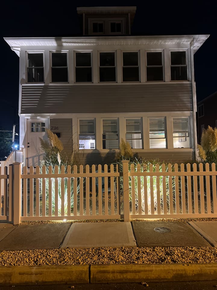 Bright & Breezy Spacious 3br Unit 2 - Seaside Park, NJ