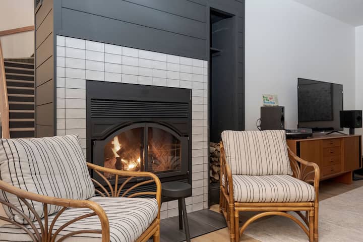 March Weekends Avail • 1 Hour From Edm • Fireplace - Alberta