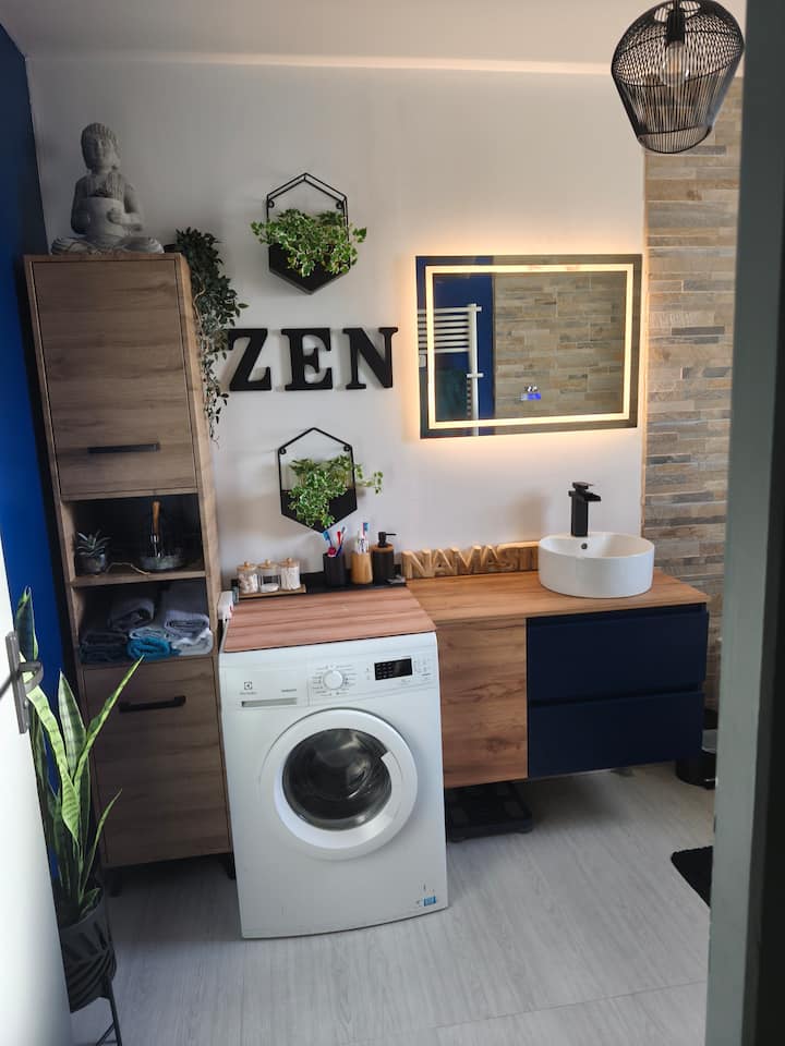 Appartement Avec Extérieur Et Parking Gratuit - Le Pontet
