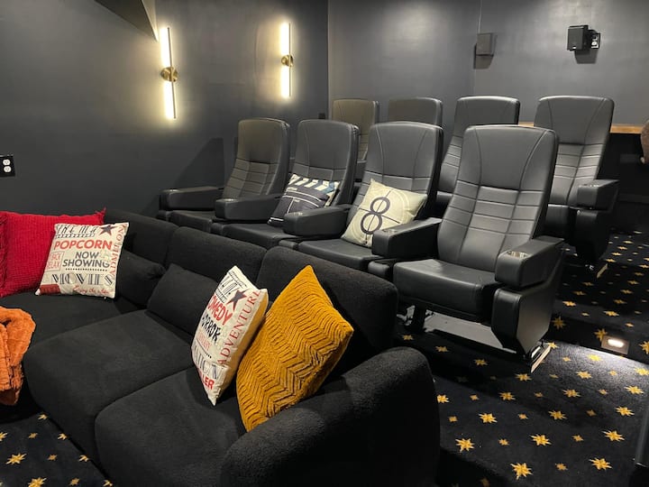 Luxe 6br - Theater, Games, Sunset Views, Sleeps 22 - Wintergreen, VA