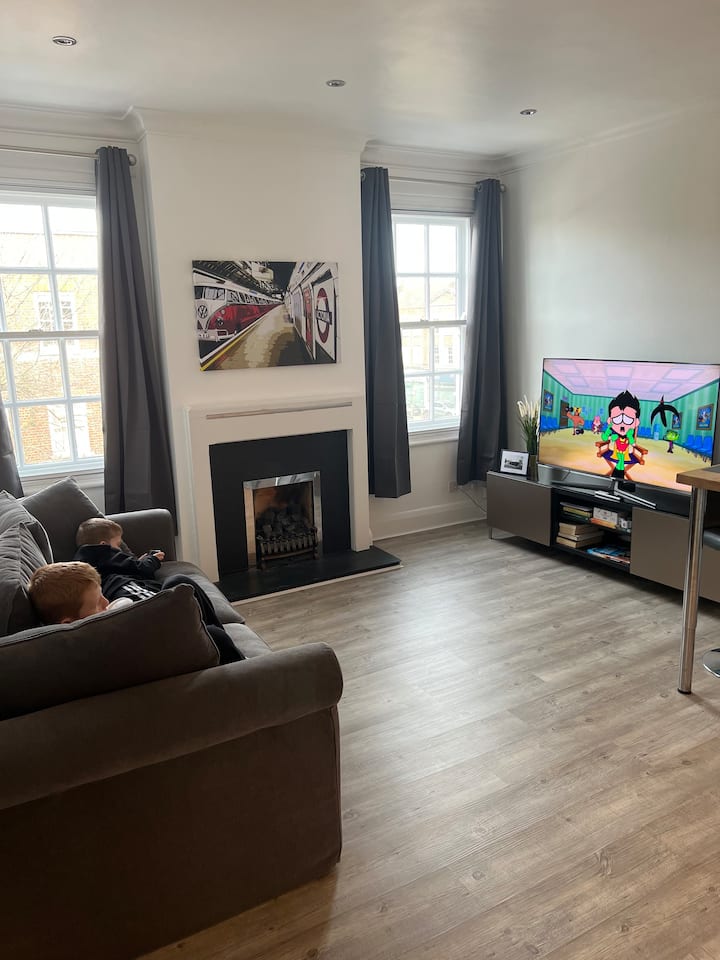 London Flat - Close To Tube Station And Sleeps 4 - Barnet