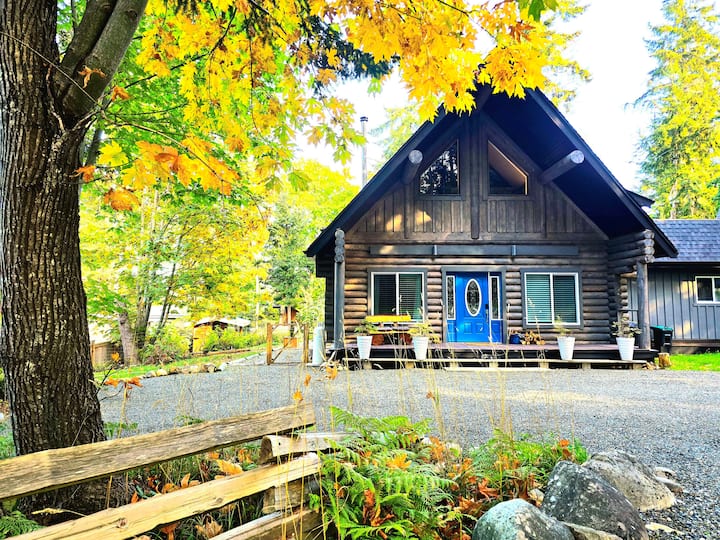 Central Island Cabin | Perfect Base For Exploring! - Hornby Island