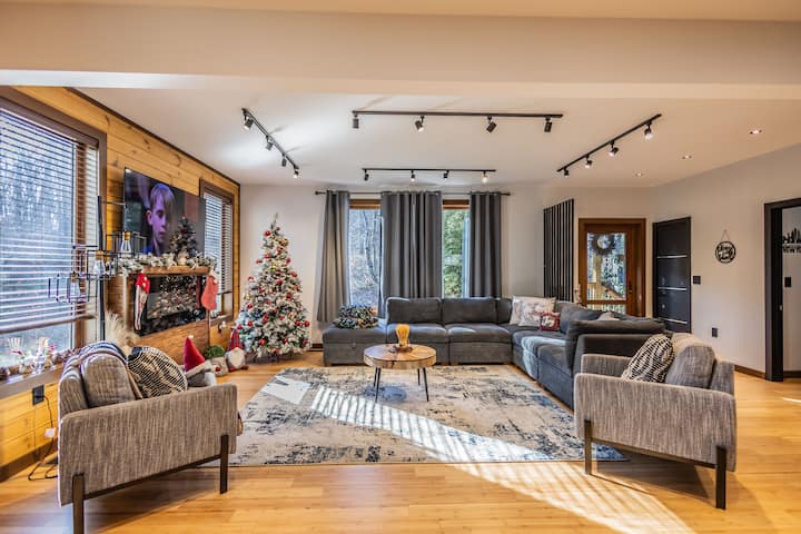 Riverfront House | Hot Tub | Game Room | Weddings - East Stroudsburg, PA