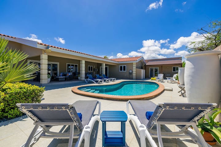 Renovated 5br | Beautiful Decor | Tub | Bbq | Pool - Aruba