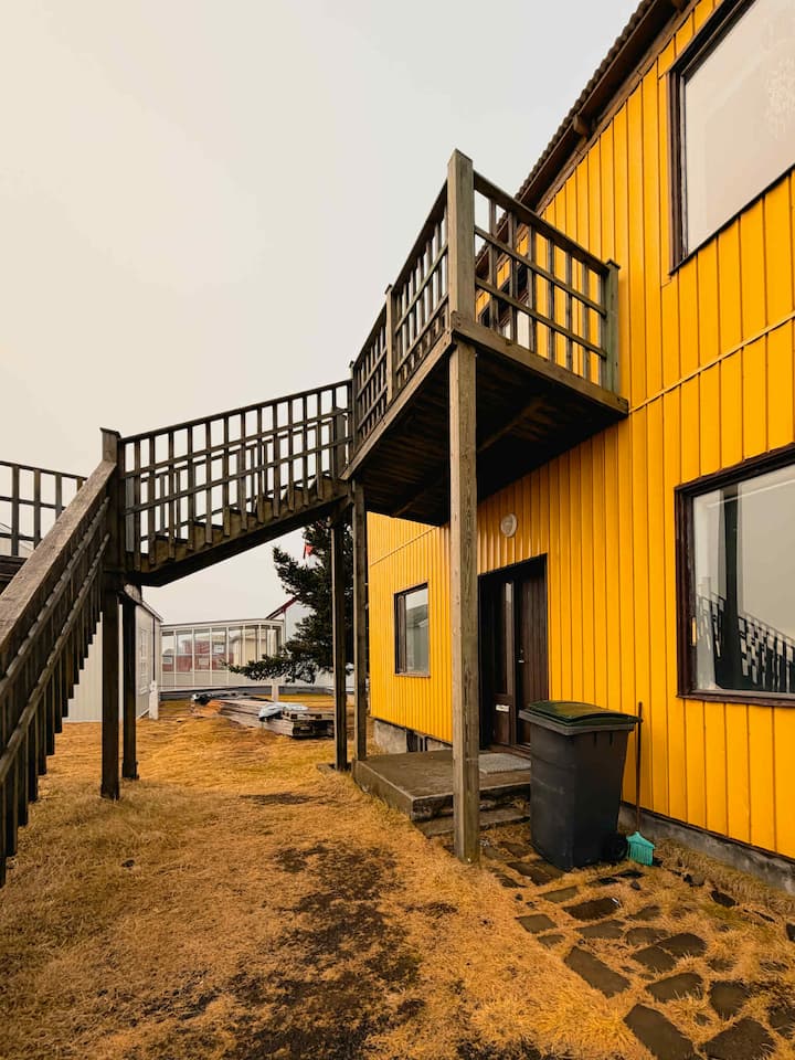 High-value Coastal Stay Where Iceland Slows Down - 冰島