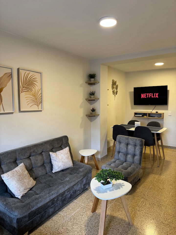 Residential House + Fast Wi-fi + Private Terrace - Medellín