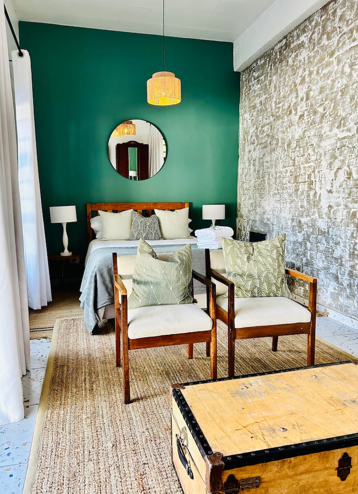 Refurbished In 2024! Green Apartment - Western Cape