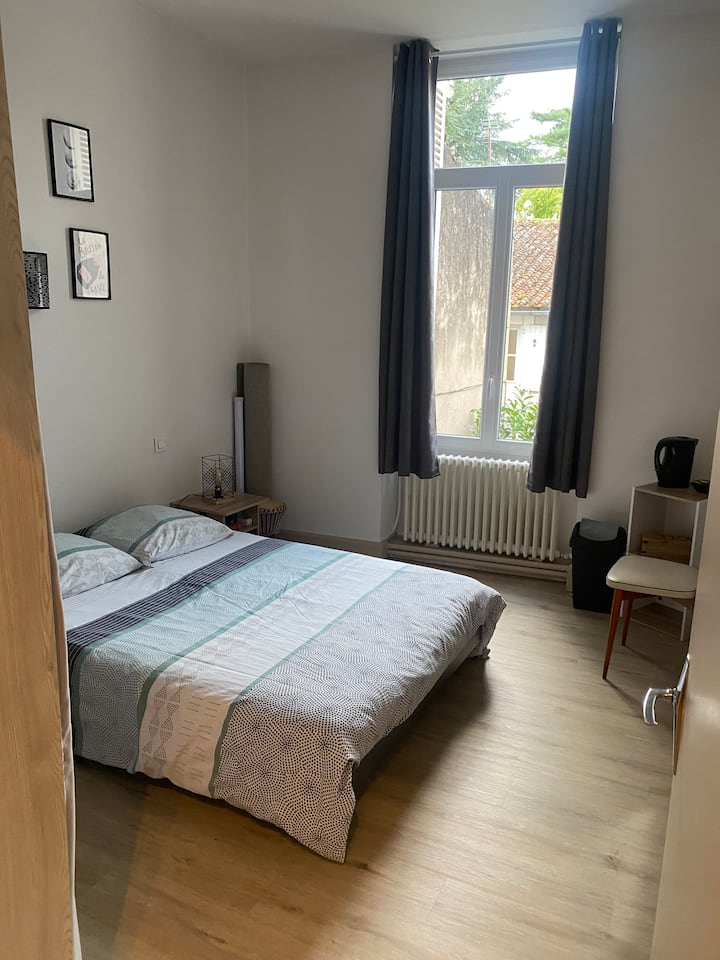 Chambre Dans Maison De Ville - Parthenay