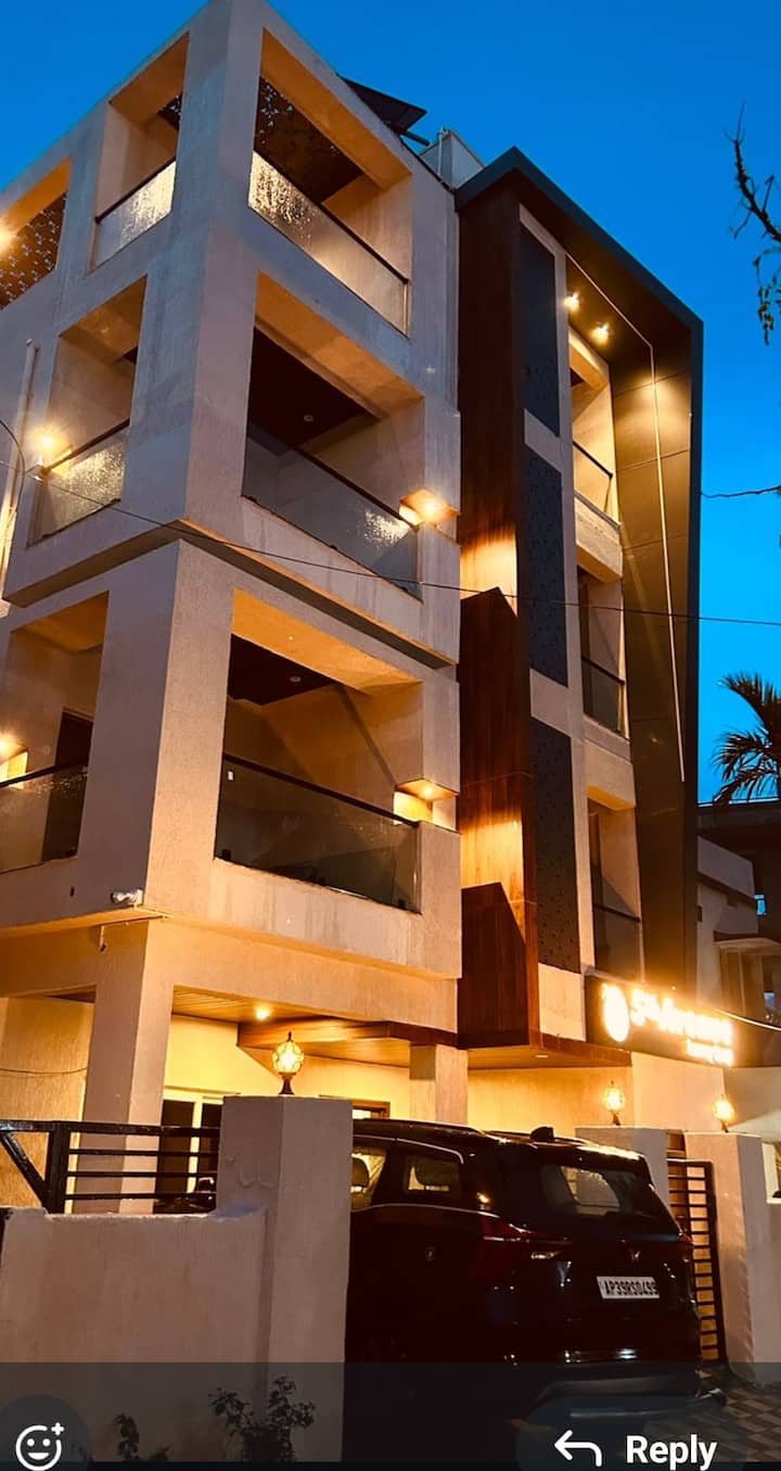 Charming 12 Room Property - 維薩喀巴坦