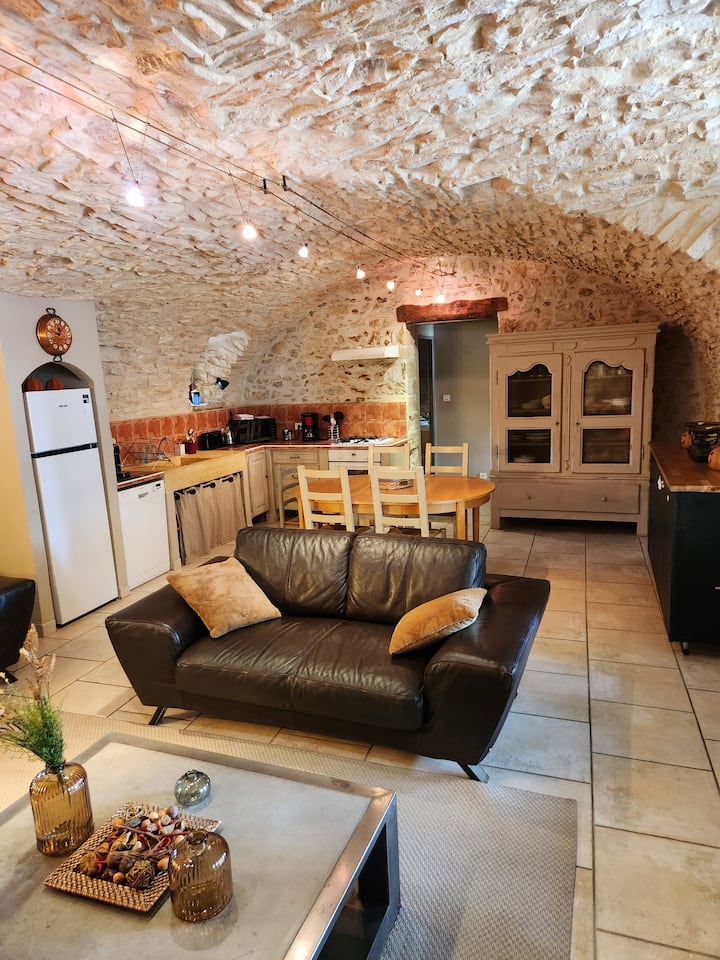 Gite De Charme 80 M², Piscine, Proche D'uzès. - Gard