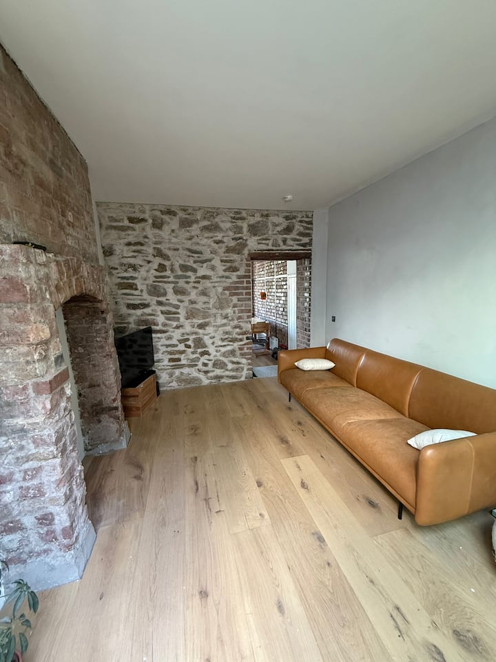 2 Bedroom Cottage With Views Over Killiney Bay - Bray