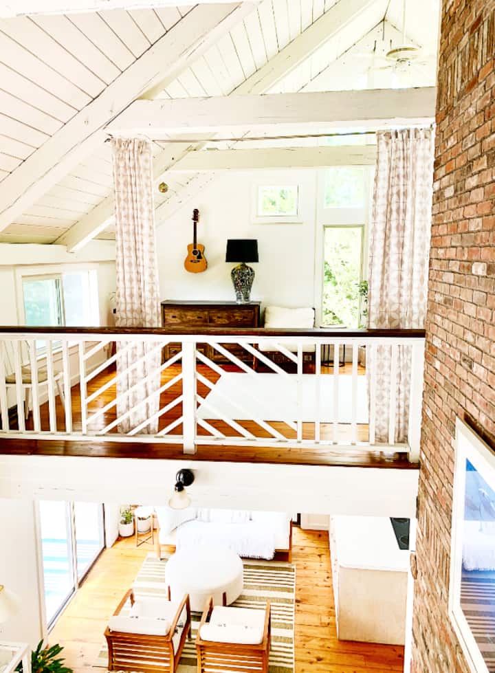 Cheerful Vacation Home With Outdoor Dining - Orleans, MA