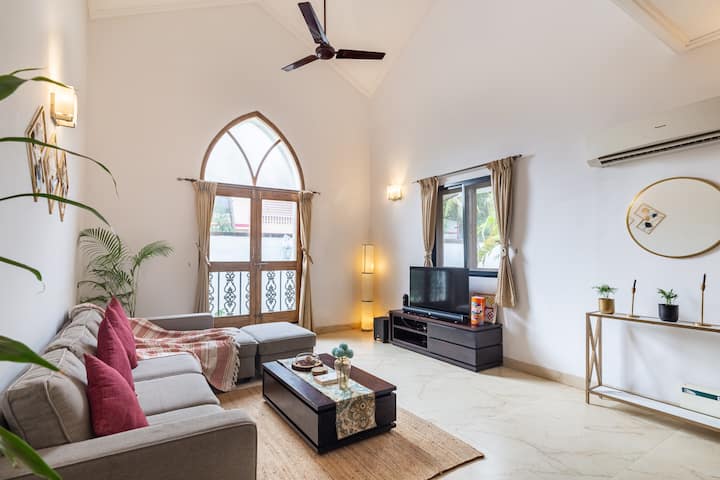 New Luxury Duplex Villa With Pool In Siolim - Goa
