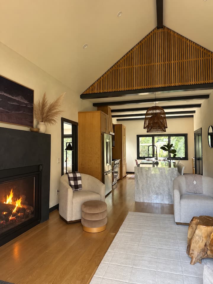 Fall Escape Hamptons Bungalow - Hamptons, NY