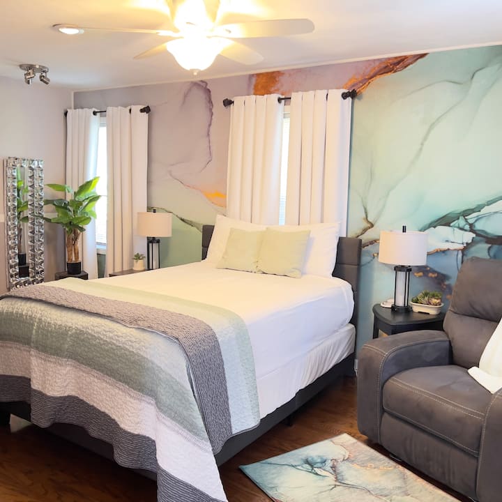 Every Guest 
Becomes Family
*Summer Discounts* - Conyers, GA