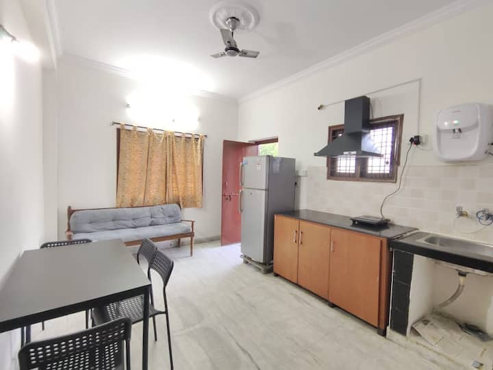 King Bed Ac Suite With Separate Living And Kitchen - Hyderabad