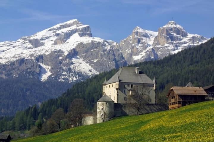 Luxury Chalet & Dolomites By The Castle - Alta Badia