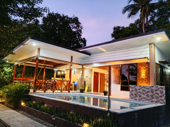 Casa De Playa Reyna: Private  Beachside Retreat - Lian