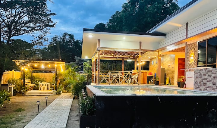 Casa De Playa Reyna: Private Beachside Retreat - Lian
