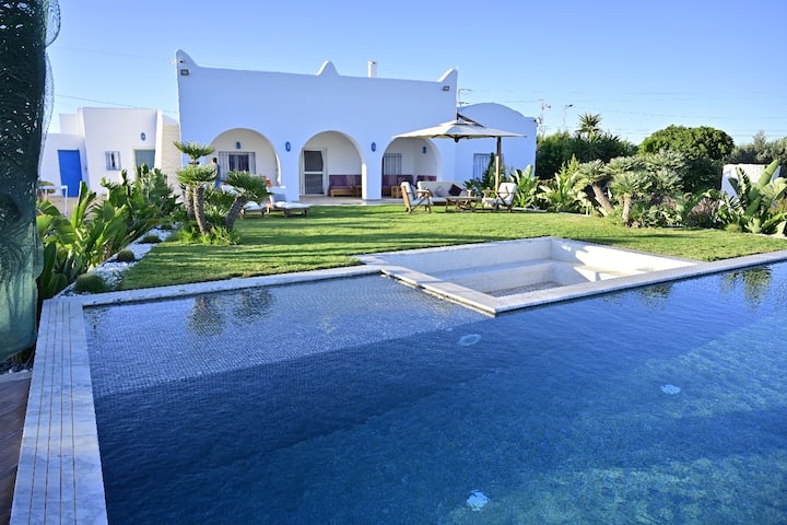Villa 3ch, Piscine 12x4, Jardin Sur 2500m2 - Tunesië